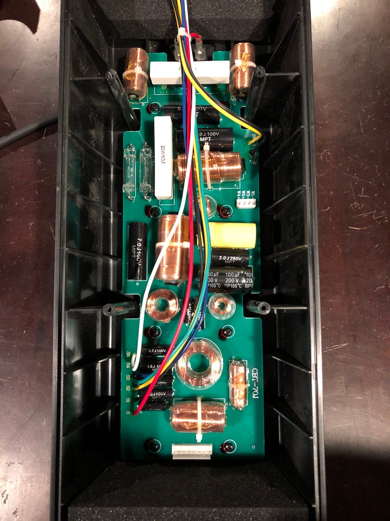 JBL CBT 70J-1 Line Arrays - a very uniform sound experience in every ...