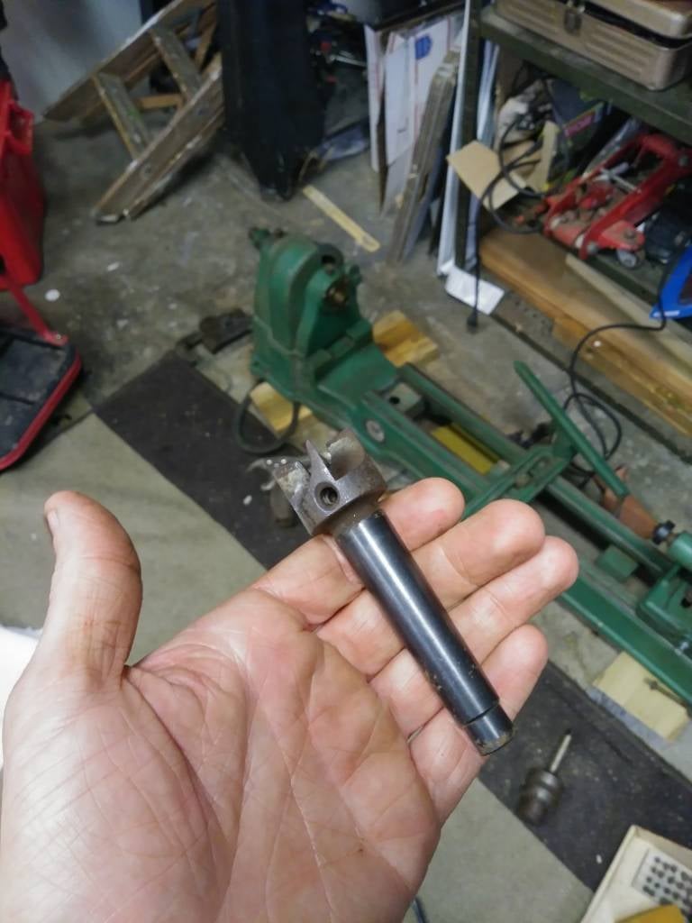 How to remove spur center in head stock | Woodworking Talk