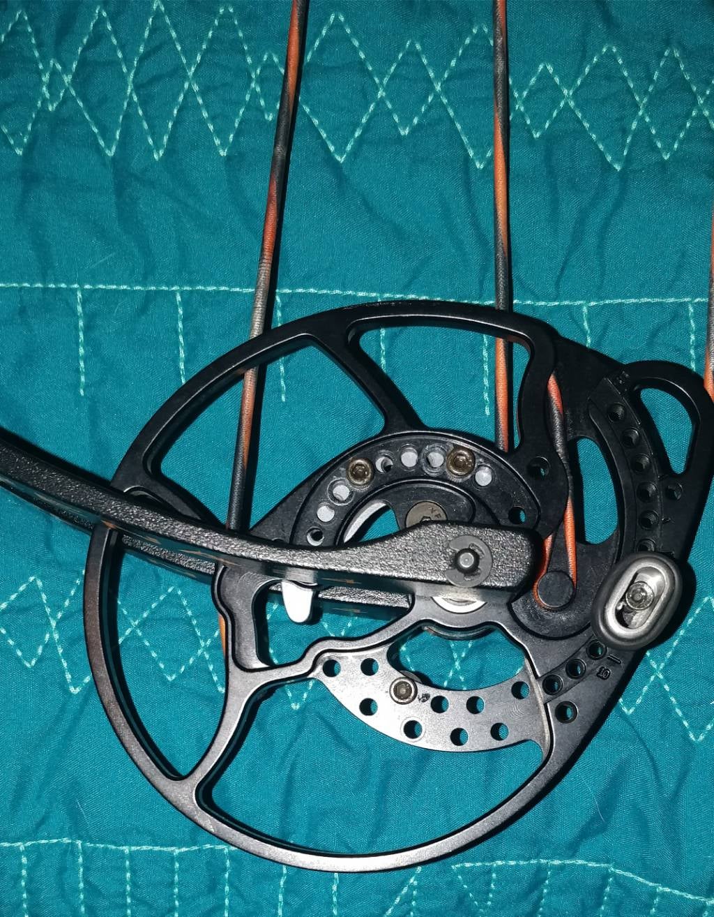 Serving separation of the buss and or control cable | Archery Talk Forum