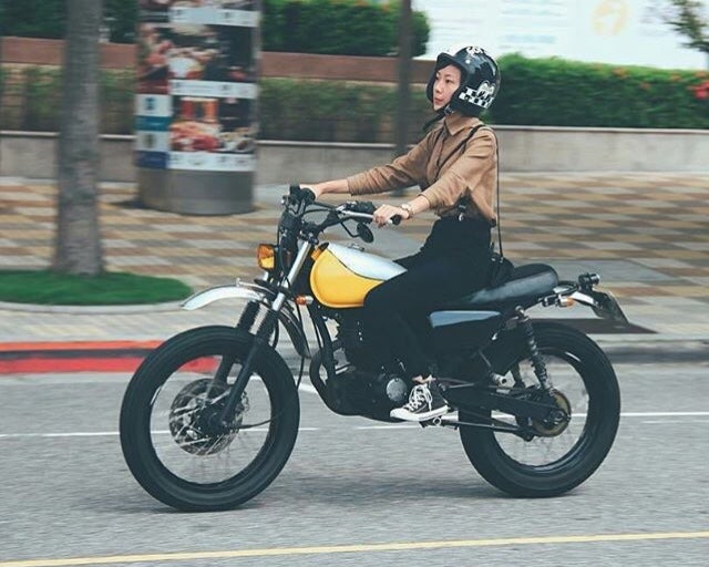 Girl on an old motorcycle: Post your pics! | Page 1294 | Adventure Rider