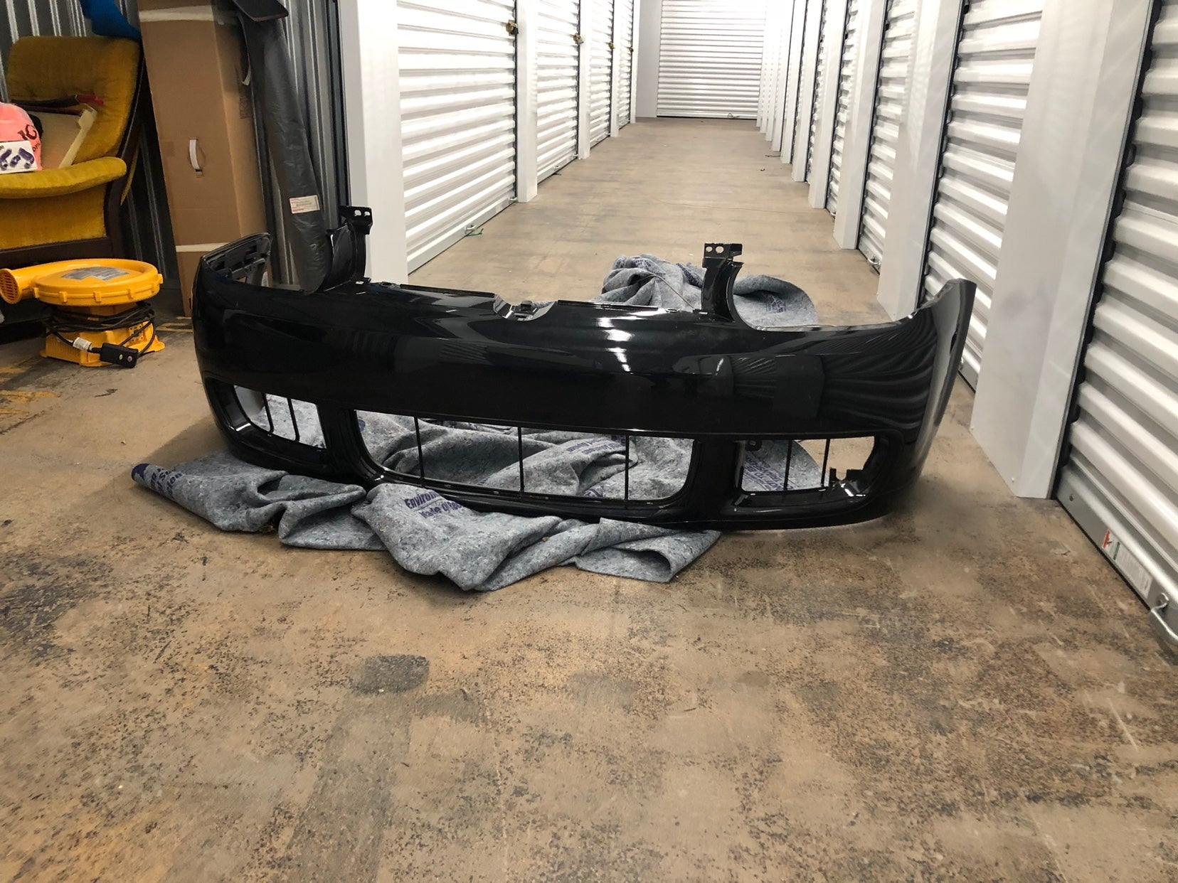 MK4 R32 OEM front bumper new BMP | VW Vortex - Volkswagen Forum