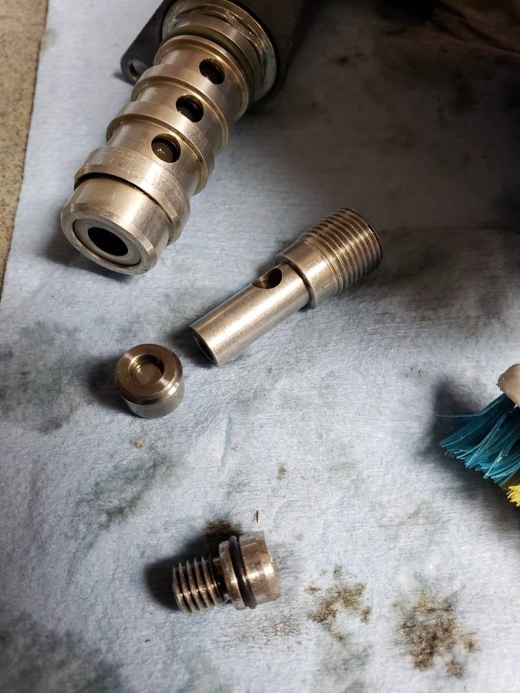 Camshaft adjuster and N205 valve | VW Vortex - Volkswagen Forum