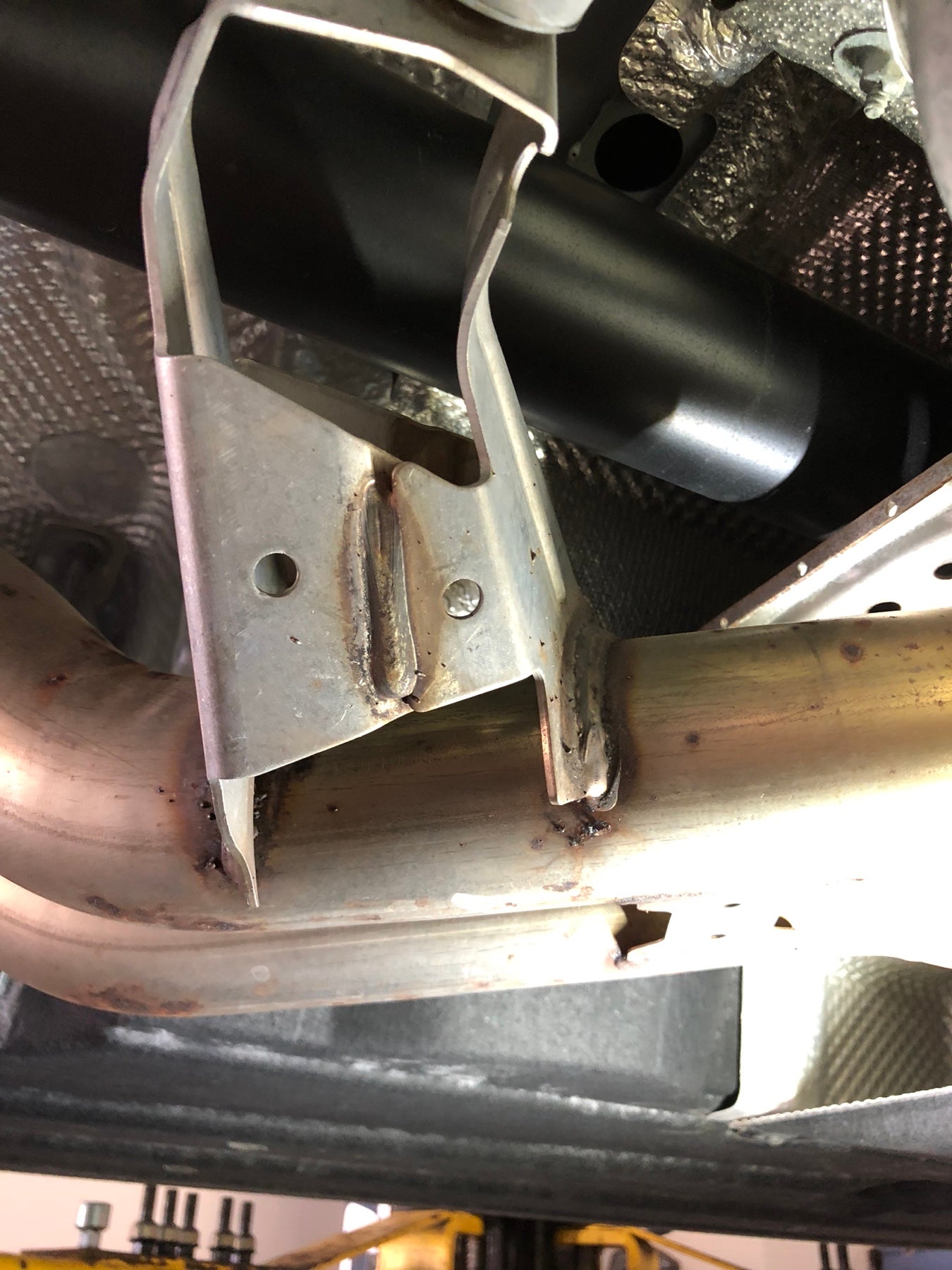 Cracked mid pipe exhaust plate bracket | Page 7 | Porsche Macan Forum