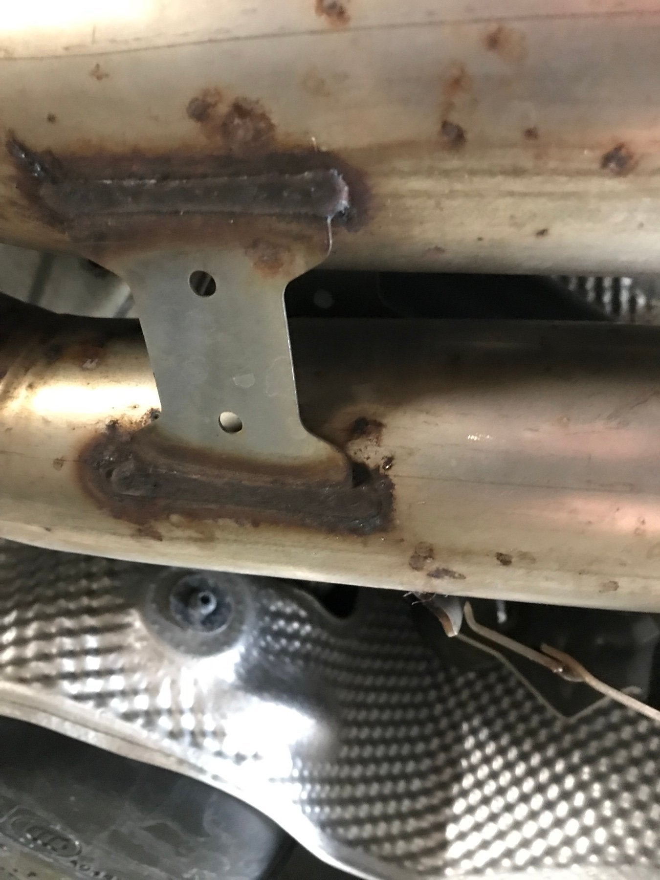Cracked mid pipe exhaust plate bracket | Page 7 | Porsche Macan Forum