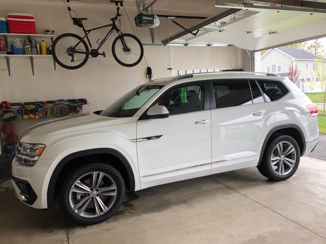 White R-Line vs Black R-Line | VW Vortex - Volkswagen Forum