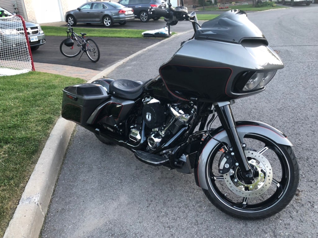 CVO GLOSS BLACK HEAR SHIELDS, CVO MUFFLERS with FULLSAC 2.25” BAFFLES ...