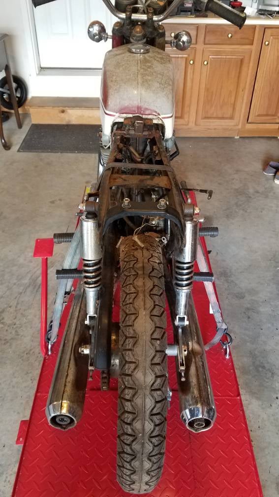 1970 CB350 Build - The Traitor | Honda Twins