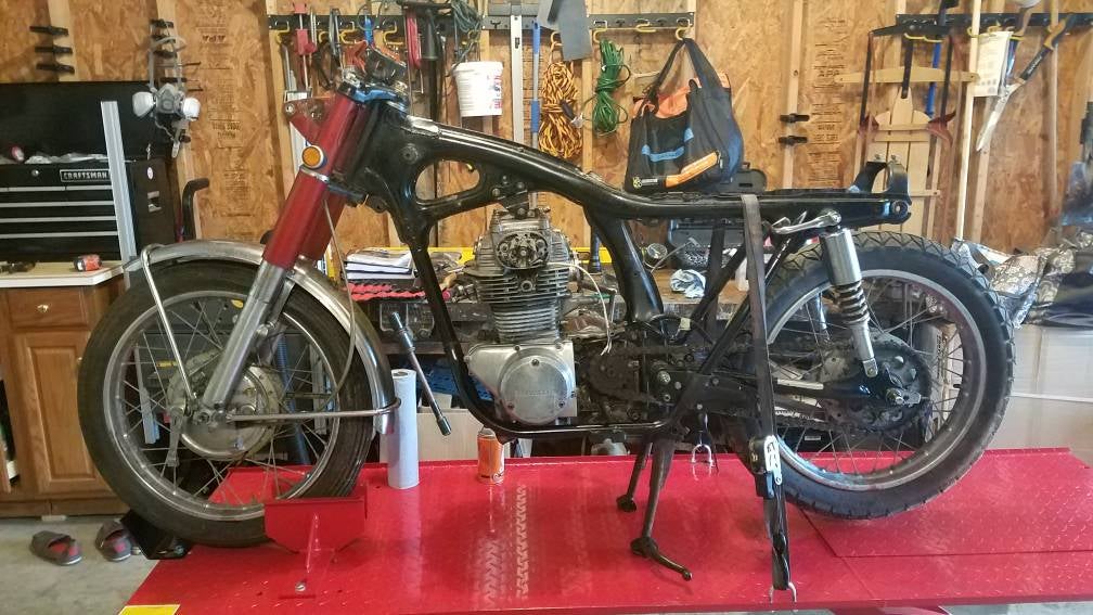1970 CB350 Build - The Traitor | Honda Twins