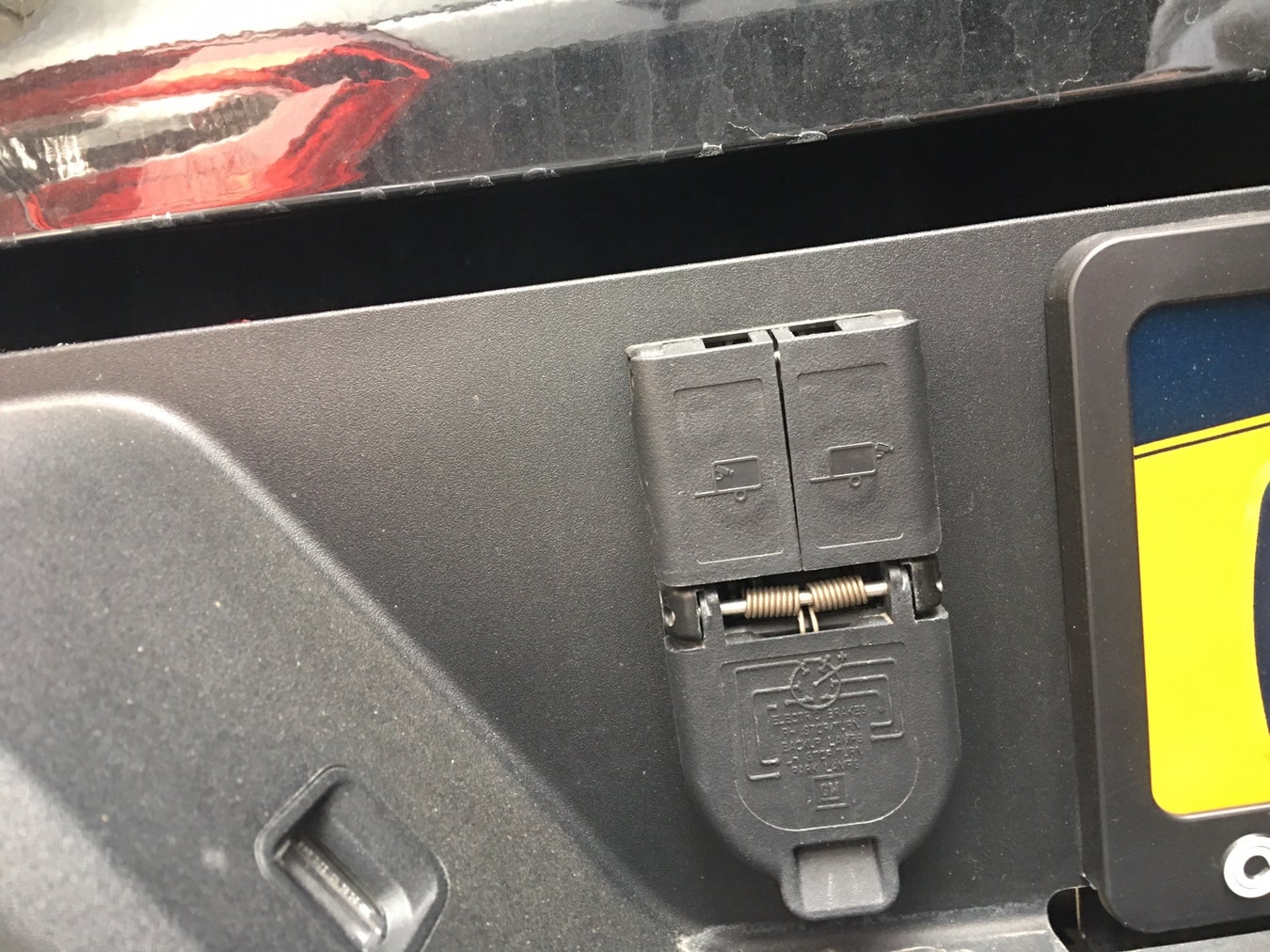 7-Way vs 2 Pin Connector Style trailer plug? | Chevy and GMC Duramax ...