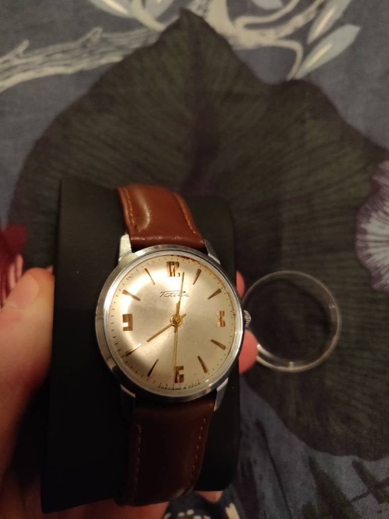 Loose watch crystal | WatchUSeek Watch Forums