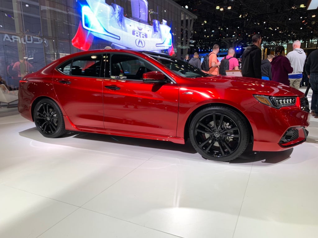 An in-depth look at the new Andaro premium paint on the Acura NSX ...