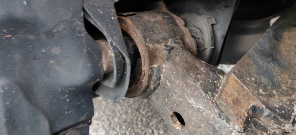 Rear Beam/Axle Bushing shot | Toyota Sienna Forum - siennachat.com