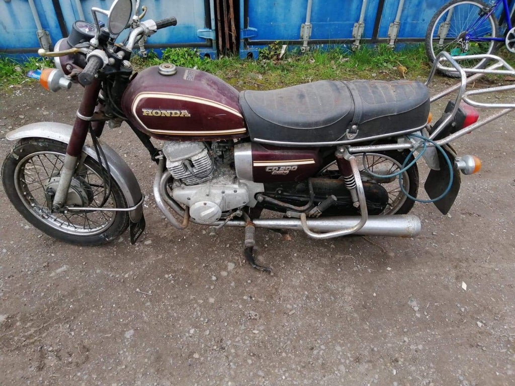 Will a CB200 engine fit into a CD200 frame? | Honda Twins