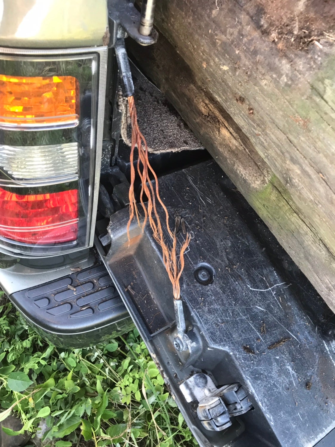 Busted Tailgate Support Cable | Honda Ridgeline Owners Club Forums