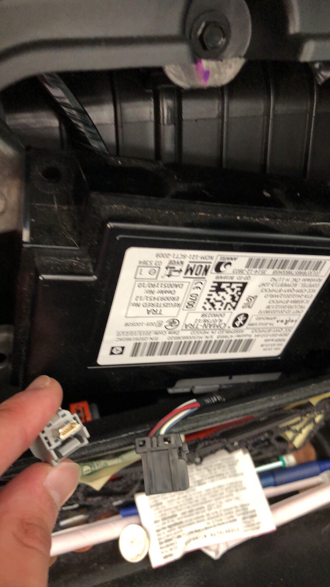 Installing another head unit , Uconnect module removable? | Jeep ...