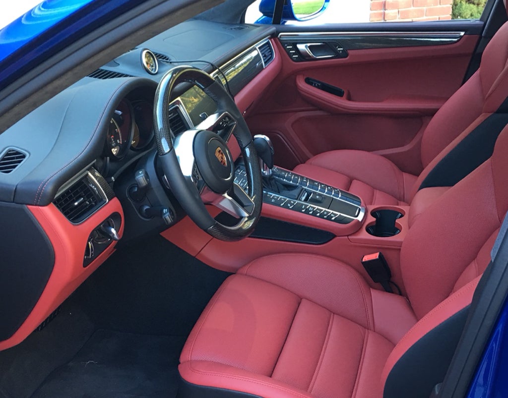 Macans with green exterior and red interior | Porsche Macan Forum