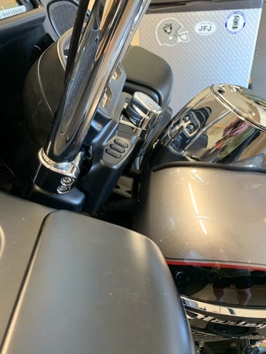 14" KST Pathfinder install | Road Glide