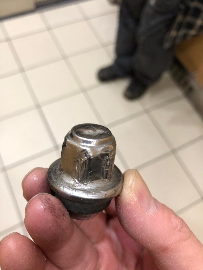 2012 Ford Focus - Lug Nuts | Focus Fanatics Forum