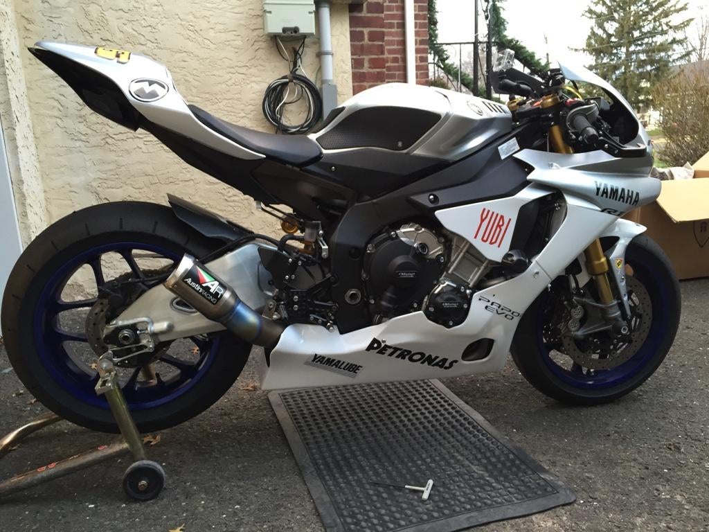 Austin Racing pics | Yamaha R1 Forum: YZF-R1 Forums