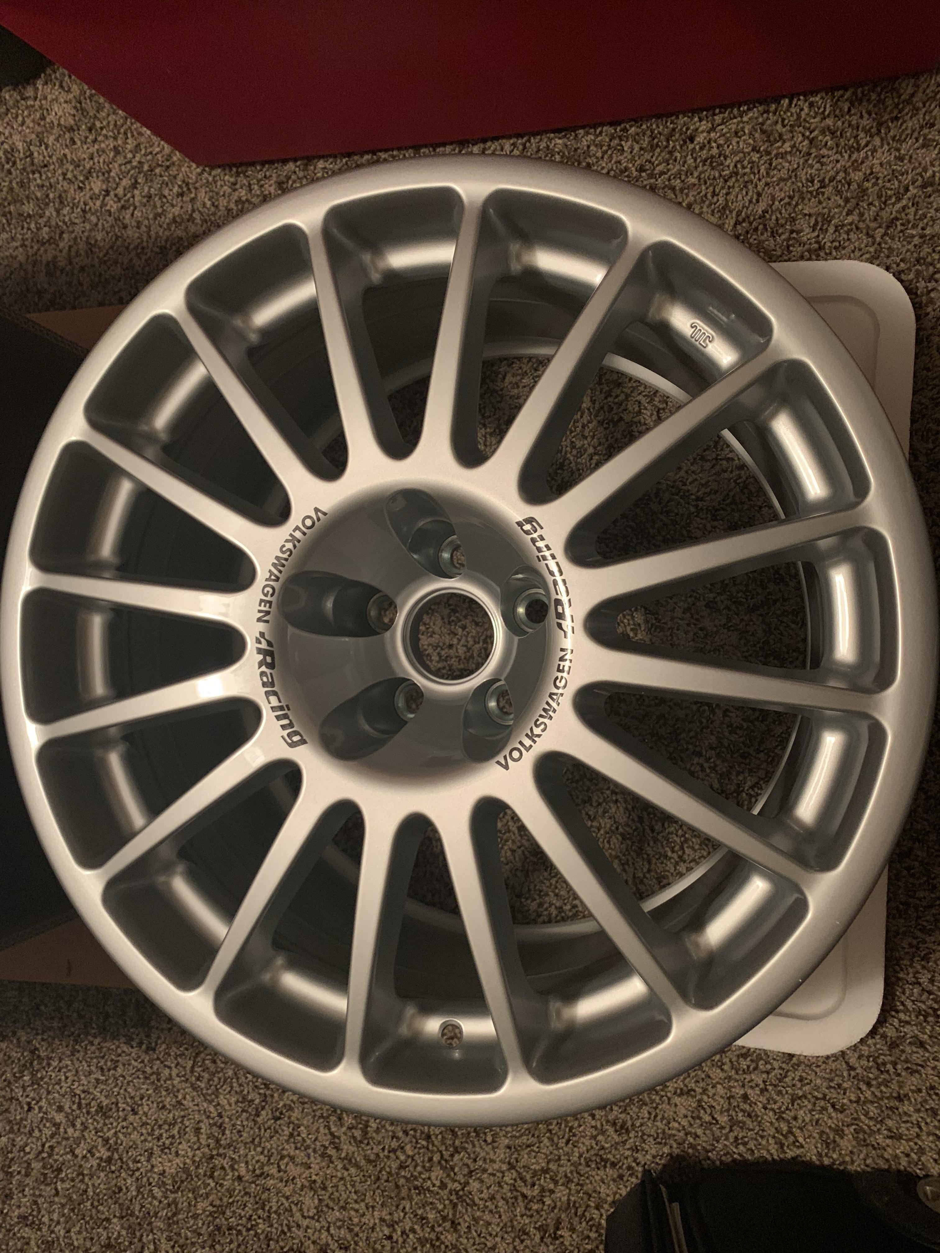 Fs brand new genuine beetle rsi wheels 18x9 et 10 | VW Vortex ...