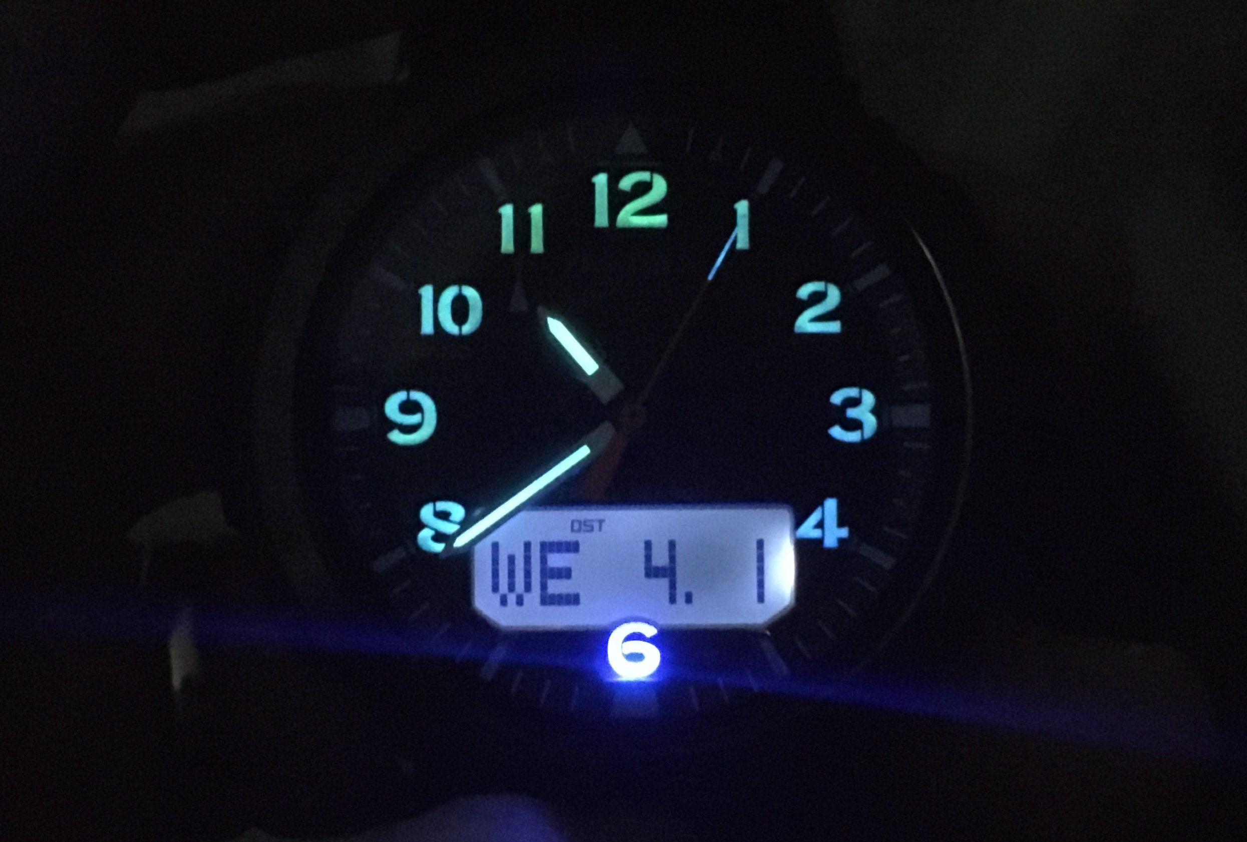 Men's watches with push-button backlight, tritium- or lumed-dials ...
