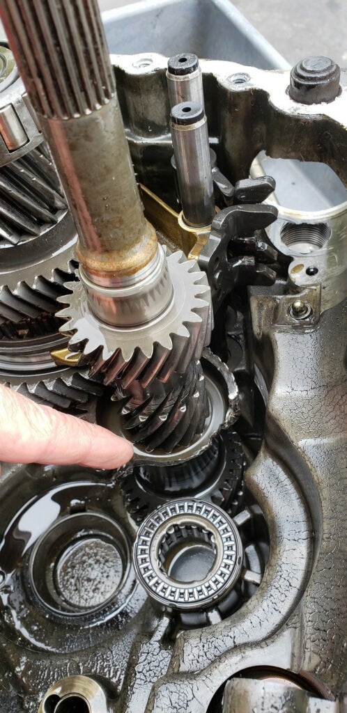 Mk4 r32 transmission removal | VW Vortex - Volkswagen Forum