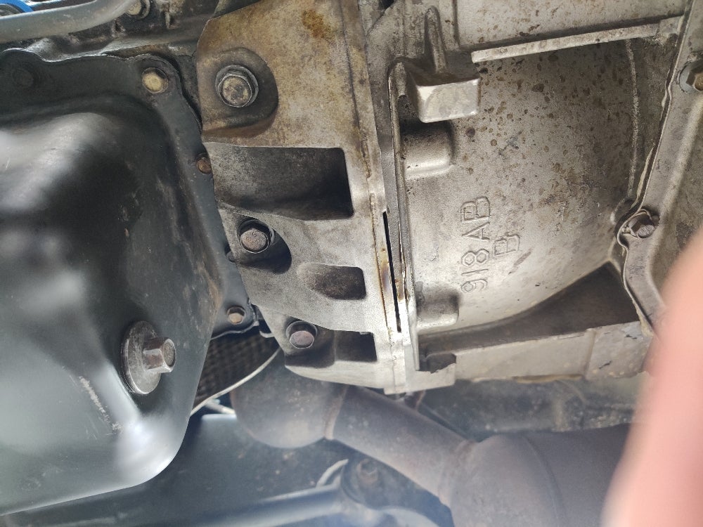 Fuga de la carcasa del embrague | Jeep Wrangler Forum