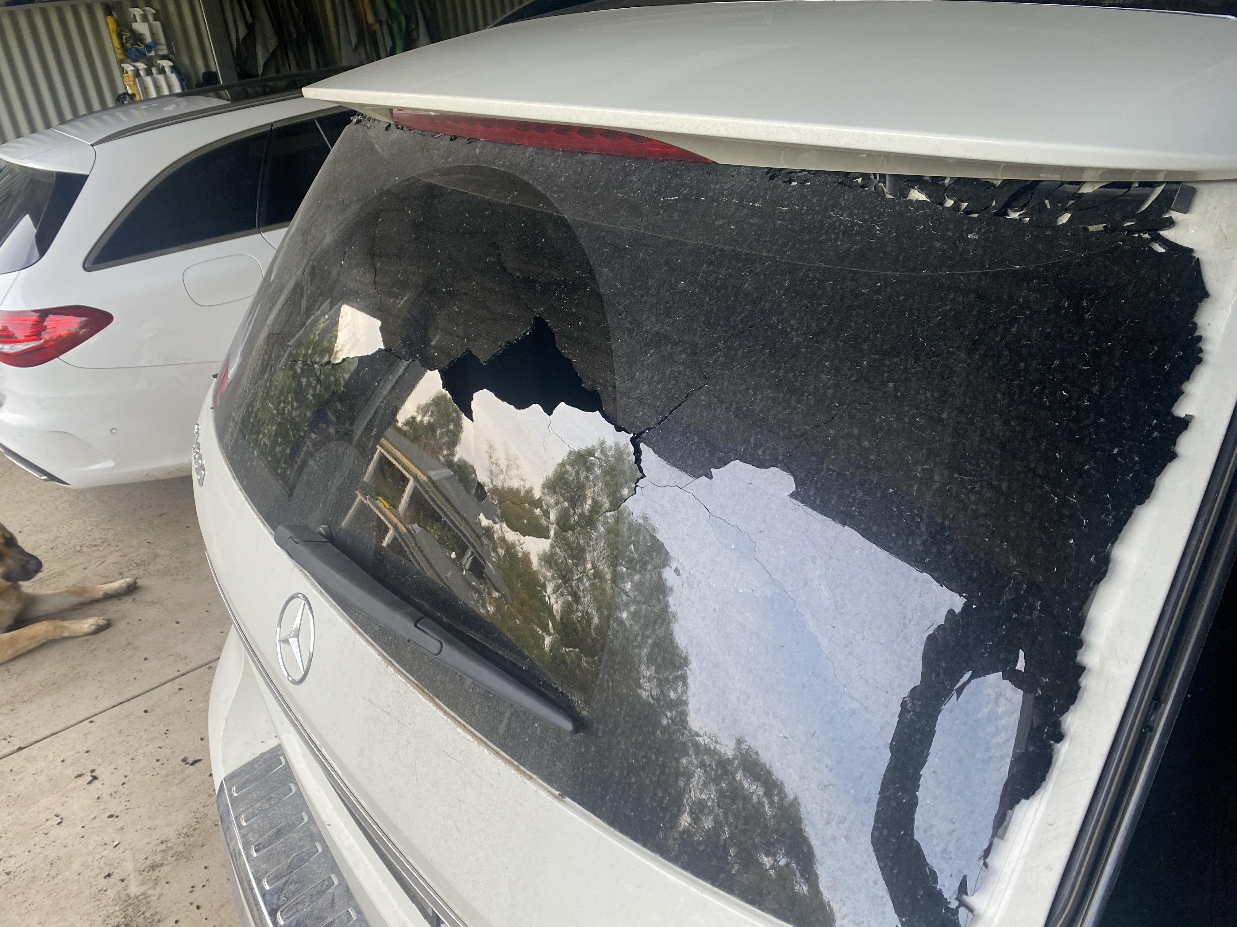 Rear window exploded | Mercedes-Benz Forum