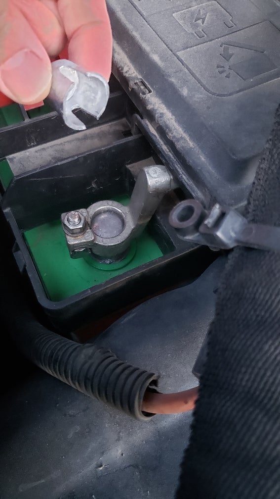 Battery removal | Chevy Silverado and GMC Sierra Forum