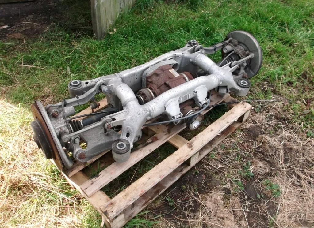 Complete M6 achter subframe en diff. Directe montage op 650i ...