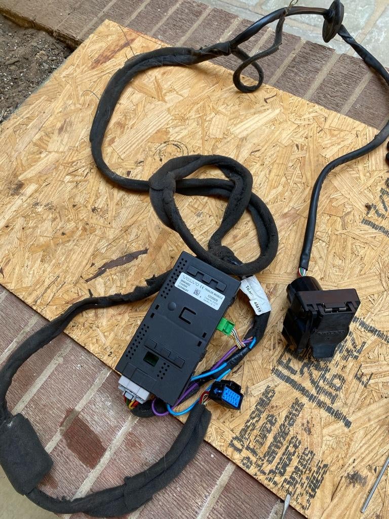 OEM Volvo Trailer Module and Harness PN 30664652 | SwedeSpeed - Volvo ...