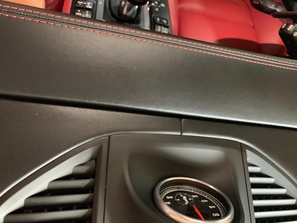 Leather dash pad separation | Porsche Macan Forum