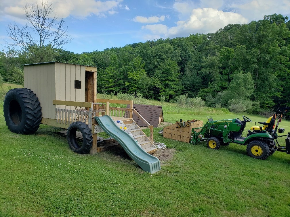 Tractor Playhouse | Green Tractor Talk