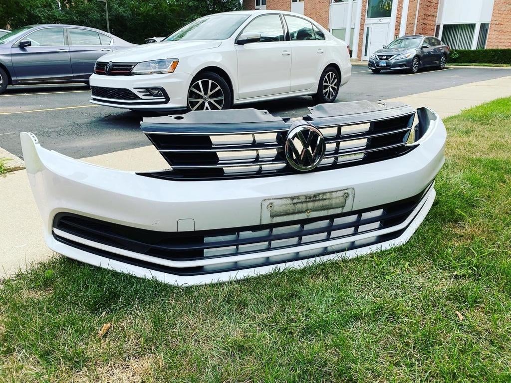 2017 Facelift Jetta SE complete front bumper w/o foglights included ...
