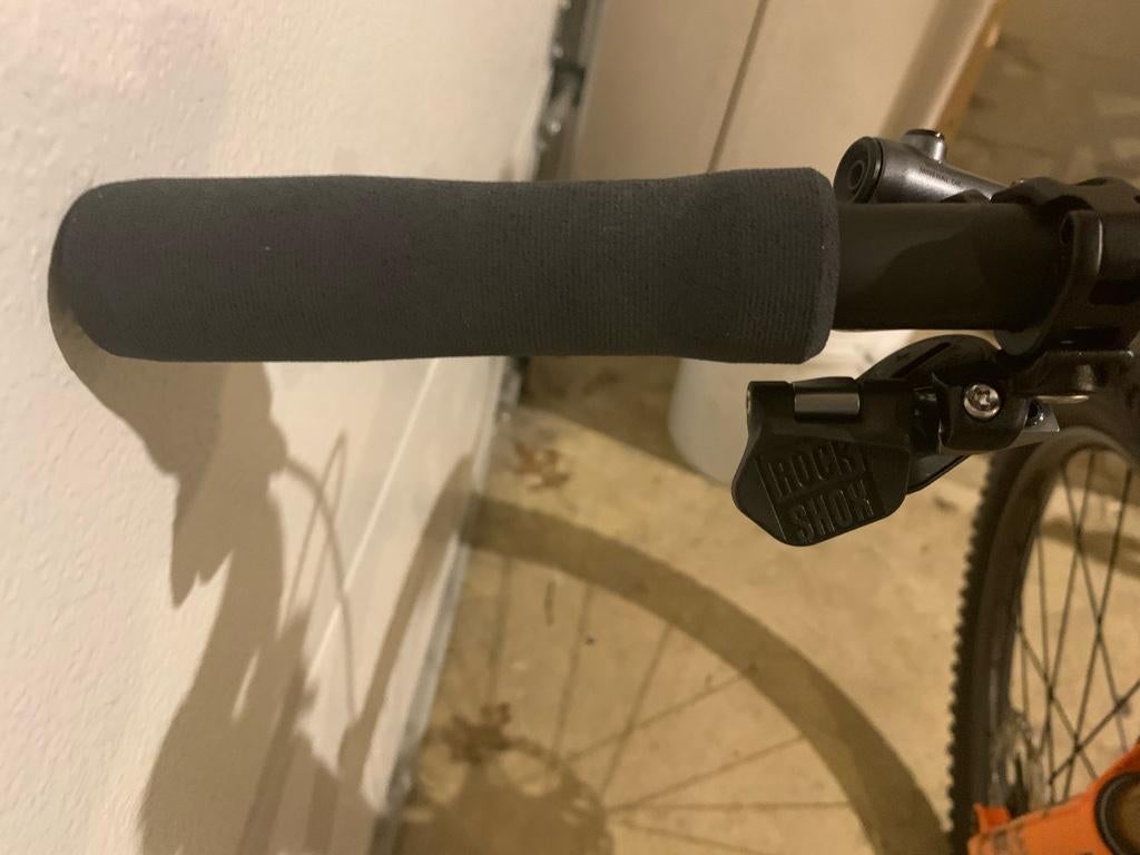 Adapter for mounting SRAM AXS shifter on Shimano I-SPEC EV clamp XTR ...