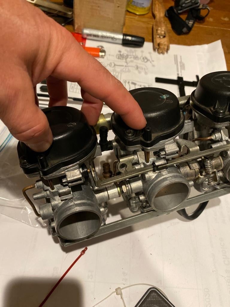 Float height manometer tool for Mikuni BST Trident 900 | Triumph Rat ...