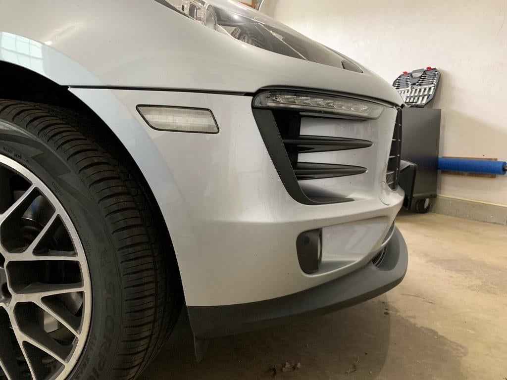 Smoked side marker install 2018 GTS | Porsche Macan Forum