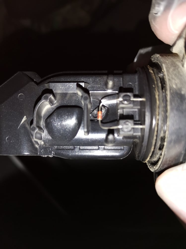 Volvo S90 XC90 Mass Air Flow Sensor (MAF) Cleaning DIY (SPA ...