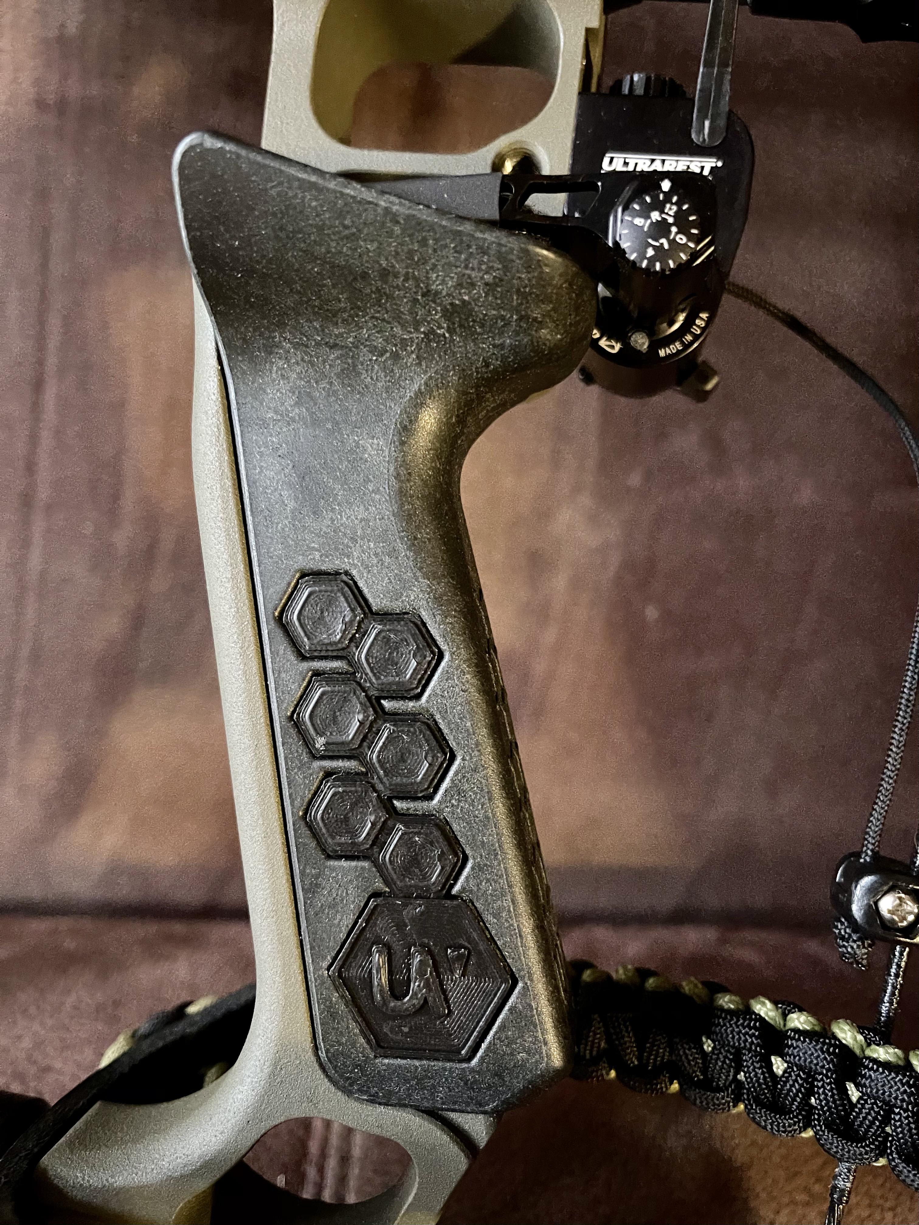 Ultraview Bee Real grip | Archery Talk Forum