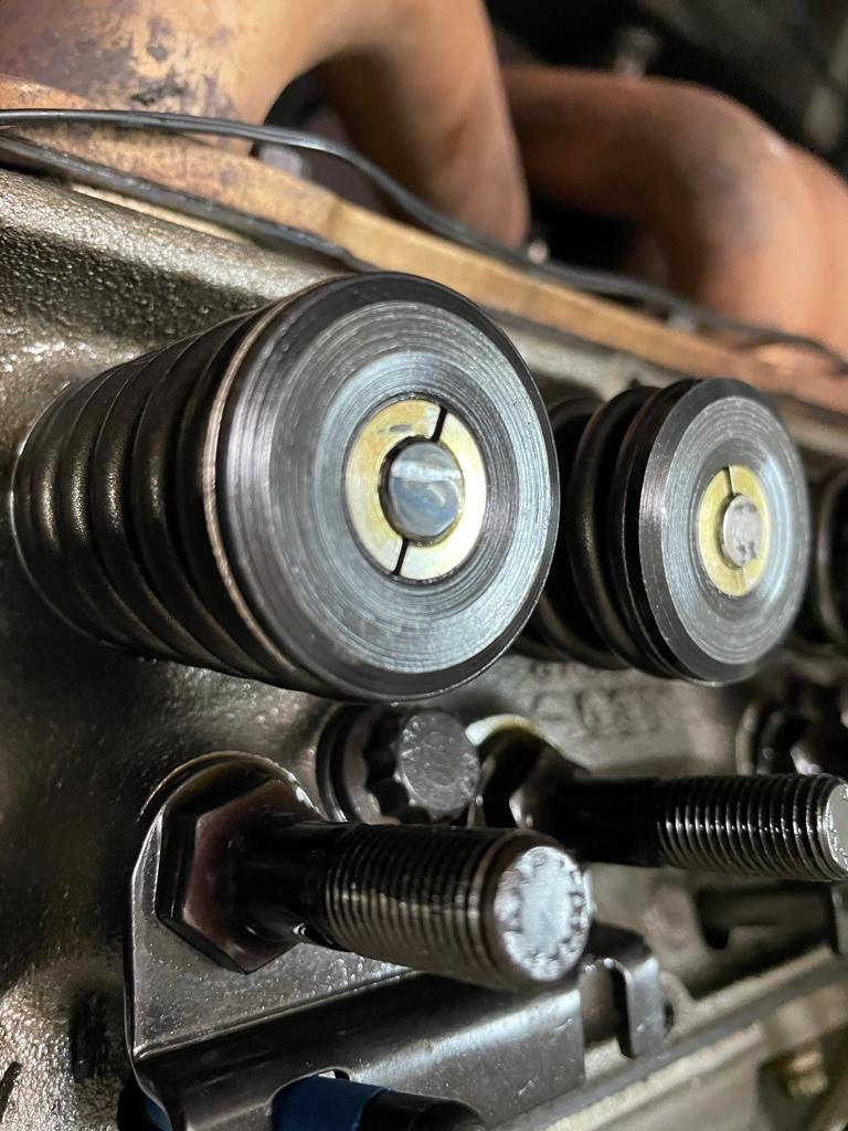 Valve Stem Rocker Wear Pattern | Chevy Tri Five Forum