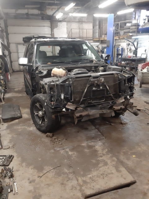 ESCALADE FRONT END ON A 1500 silverado | GMC Truck Forum