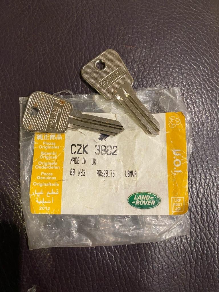 cubby box key? | Defender Source Forum