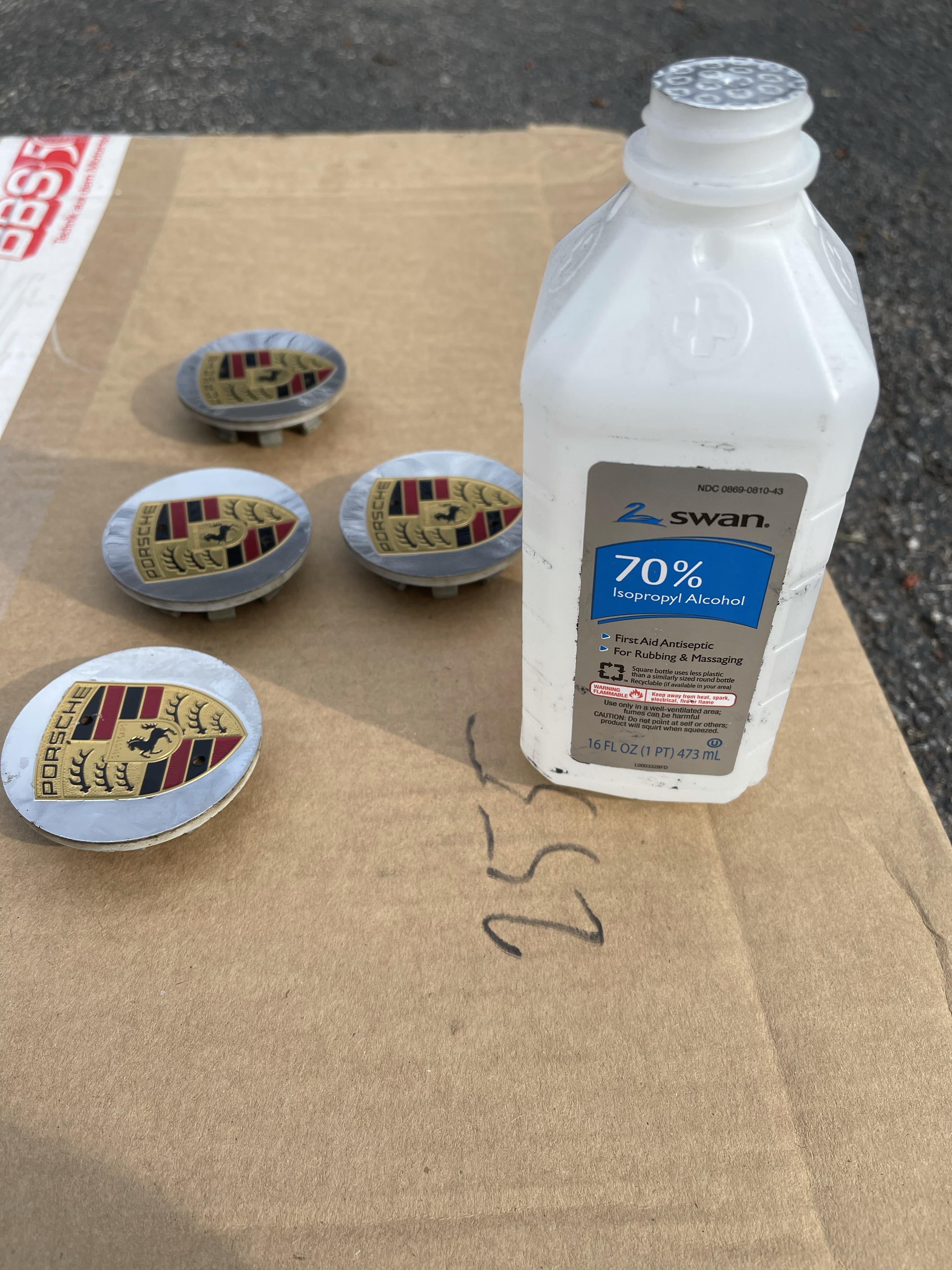 5 minute DIY: Center Cap Restoration | Porsche Macan Forum