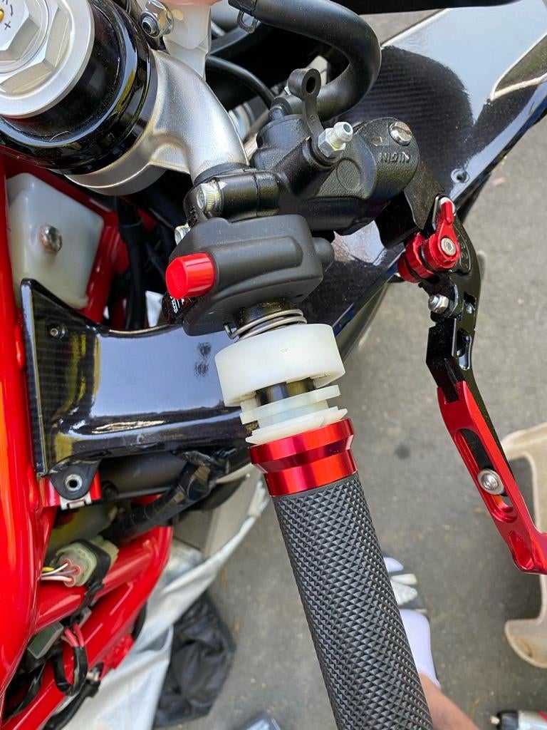Need help installing throttle handle bar | MV Agusta Forum