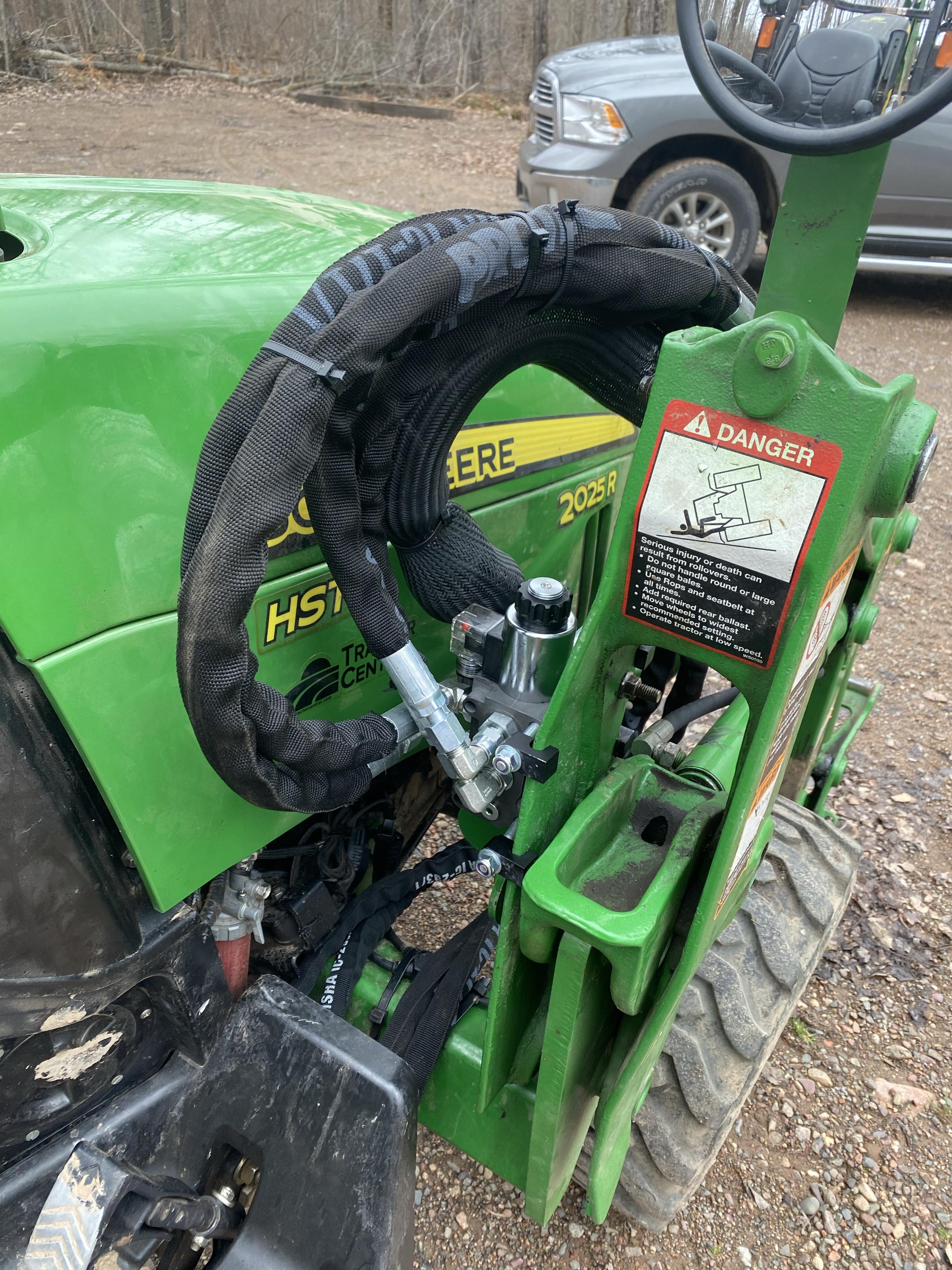 4-1 bucket installed on Gen 1 2025R | Green Tractor Talk