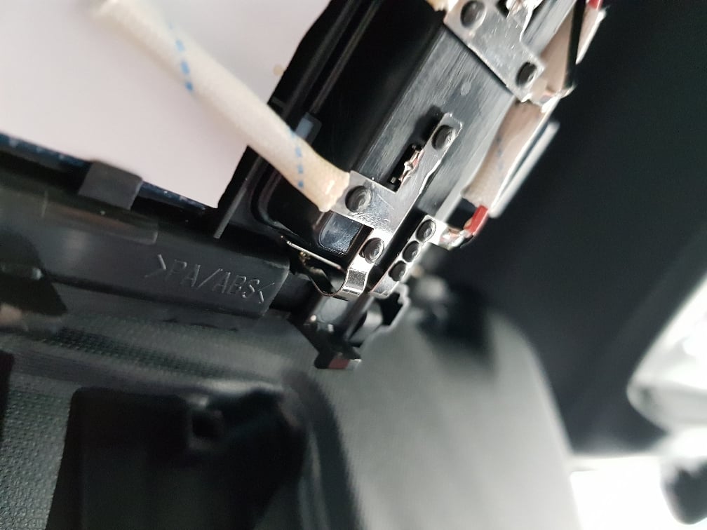 Sun visor vanity lights not working | Peugeot Forums