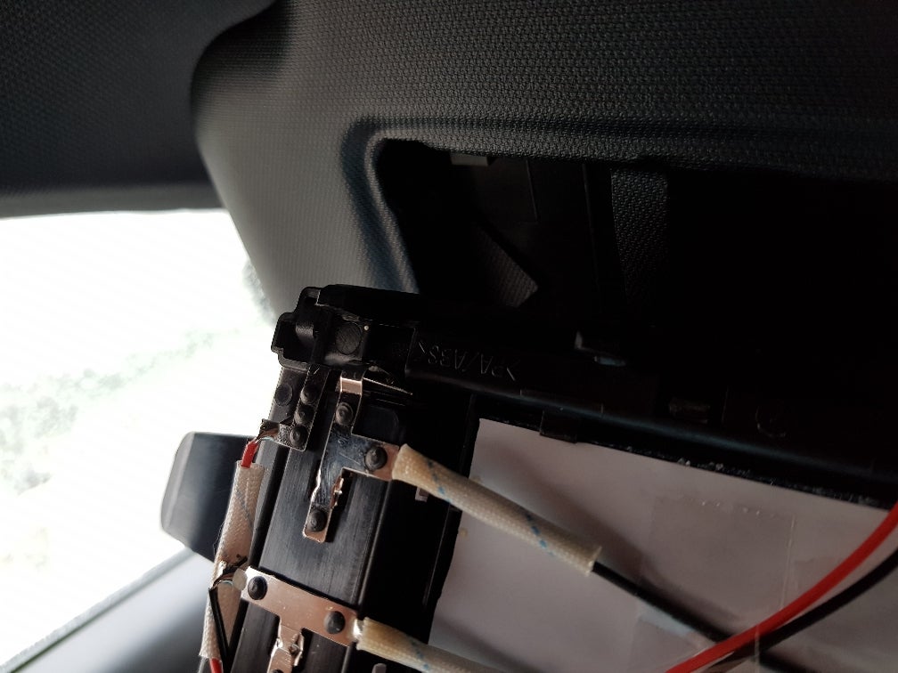 Sun visor vanity lights not working | Peugeot Forums