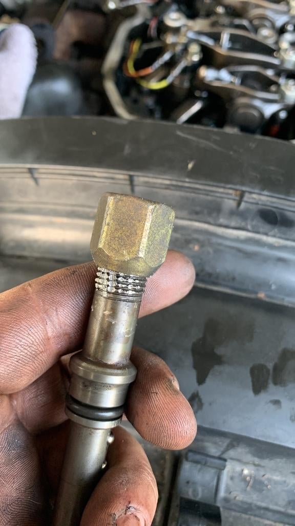 Injector feed tube stuck. Help! | Cummins Diesel Forum