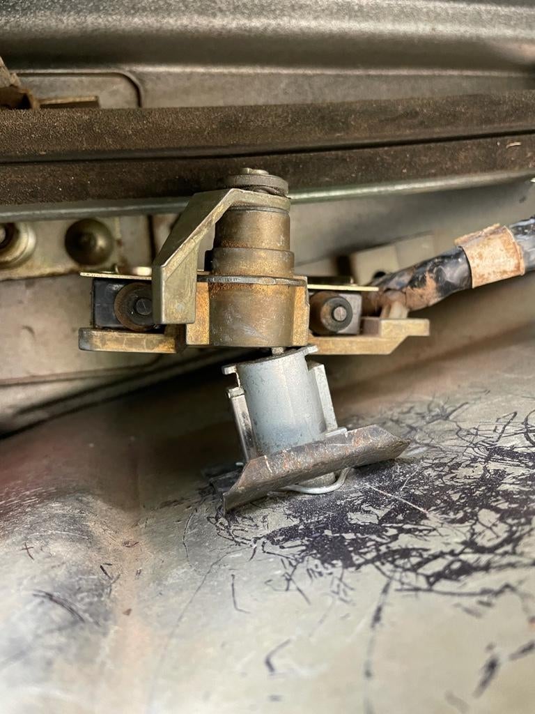 Tailgate Key Window Switch | Bronco Forum - Full Size Ford Bronco Forum