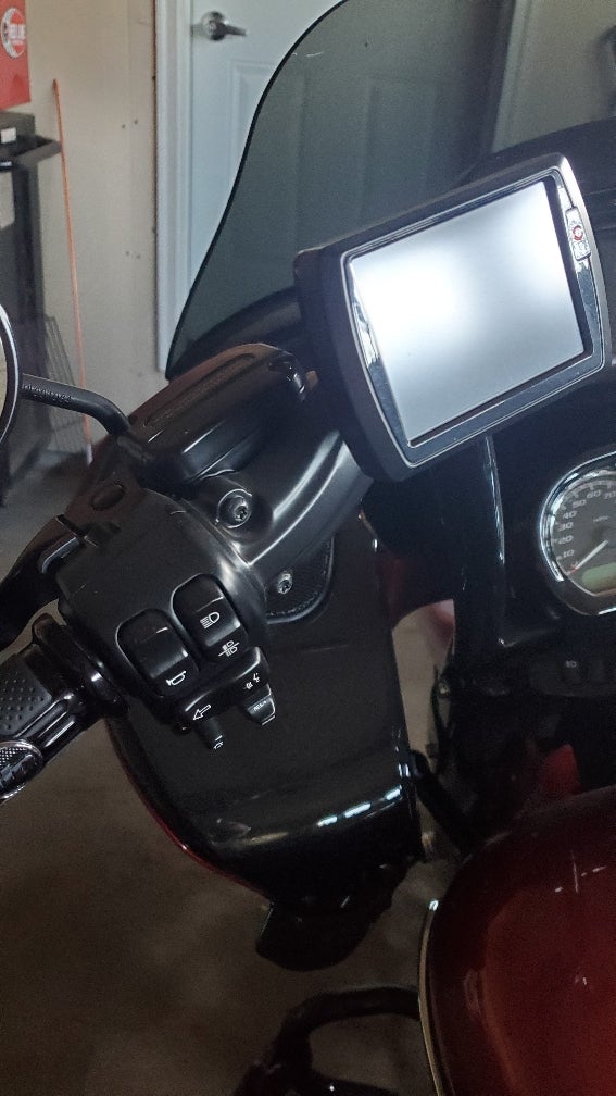 Powervision mount for 1.5" bars. | Road Glide